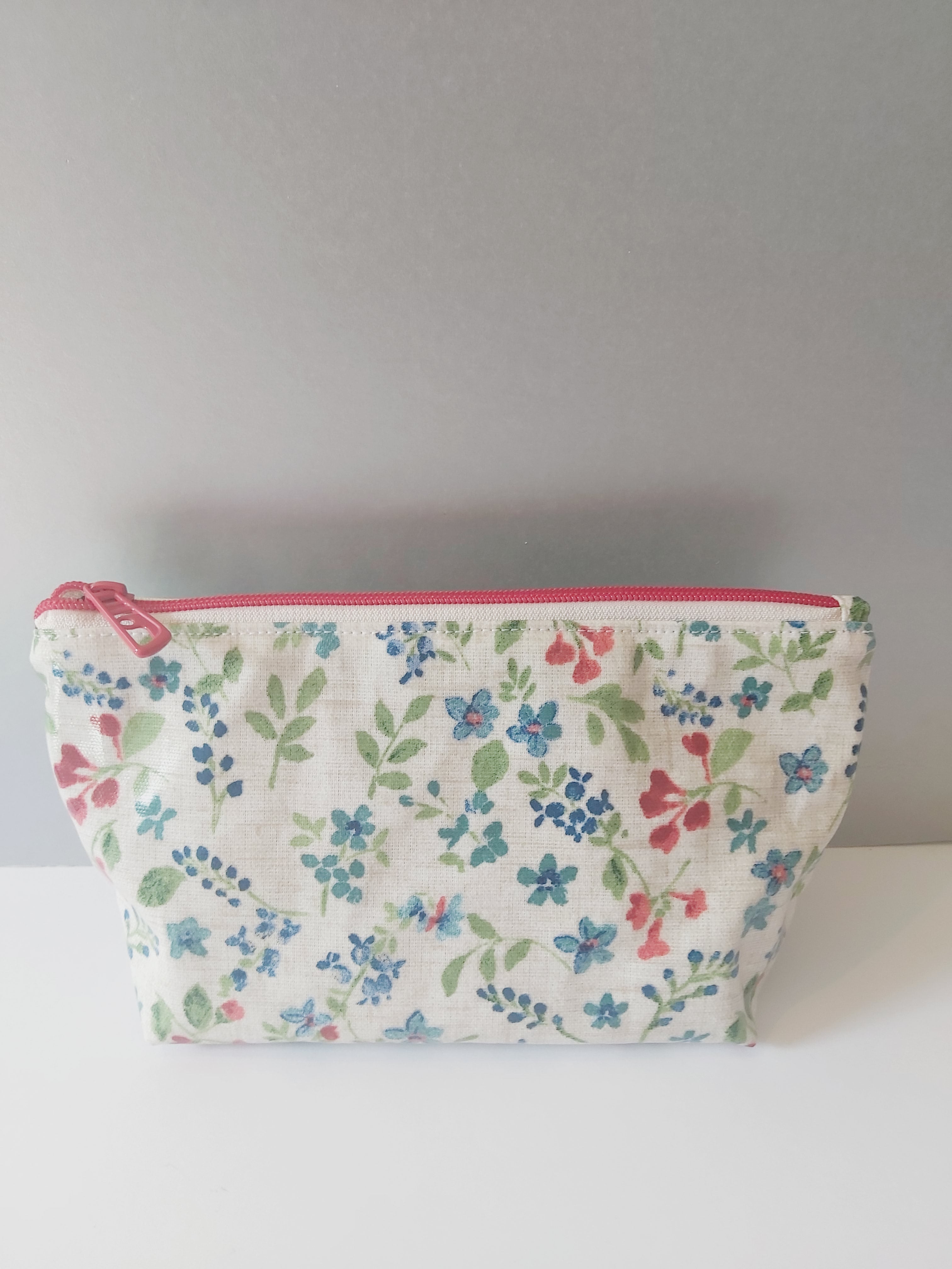 Make-Up Bags – Little Sewing Tree